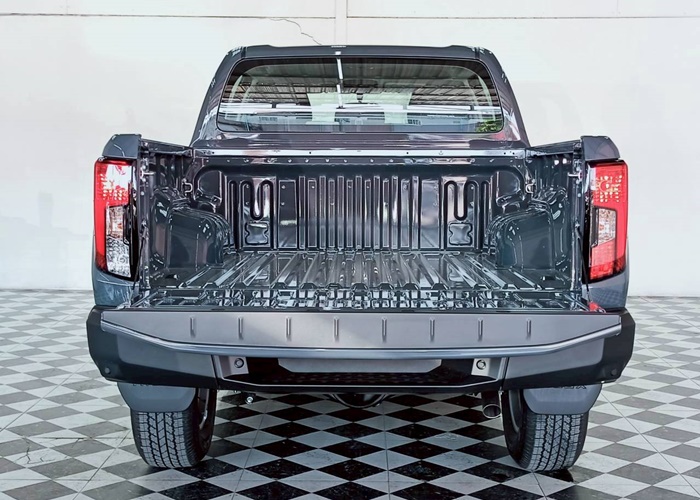 2026 TOYOTA Hilux TRAVO DOUBLE CAB 2.8 2WD AT Dark Grey | Toyota hilux ...